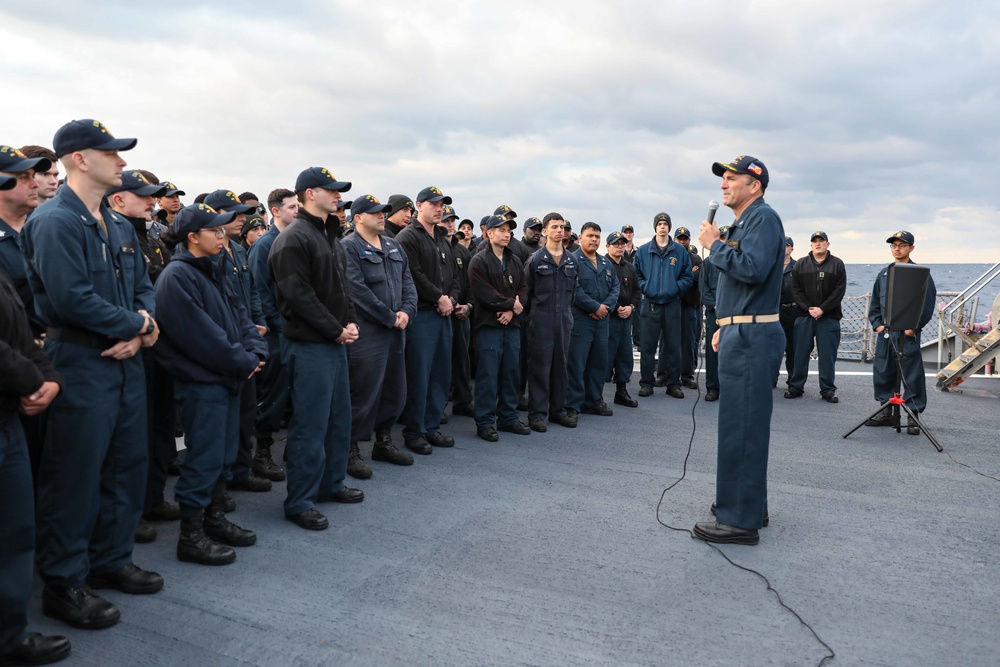 DVIDS - Images - DESRON 60 Speaks to USS Ross Sailors [Image 3 of 3]