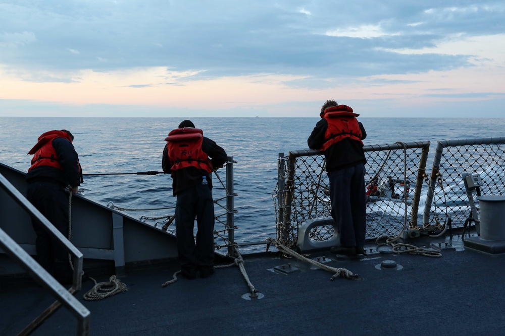 DVIDS - Images - USS Ross conducts a passenge transfer with French ship ...