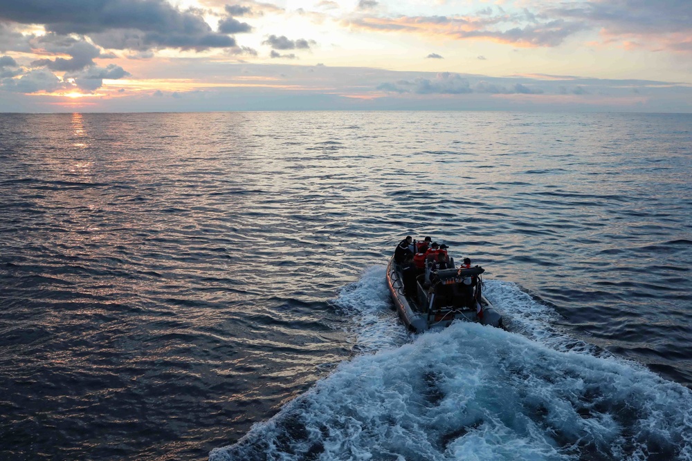 DVIDS - Images - USS Ross conducts a passenge transfer with French ship ...