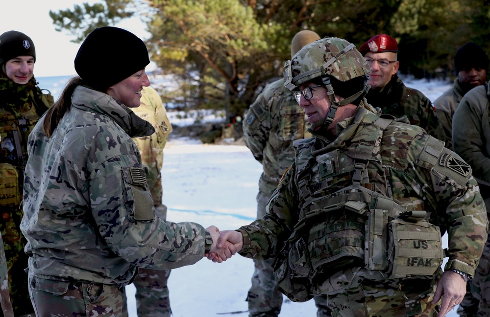 DVIDS - Images - High praise for a job well done! [Image 3 of 4]