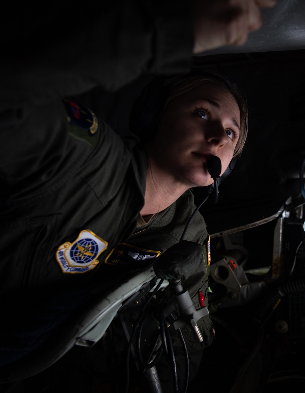 DVIDS - Images - 97th ARS fuels F-16s during AE22 [Image 5 of 16]