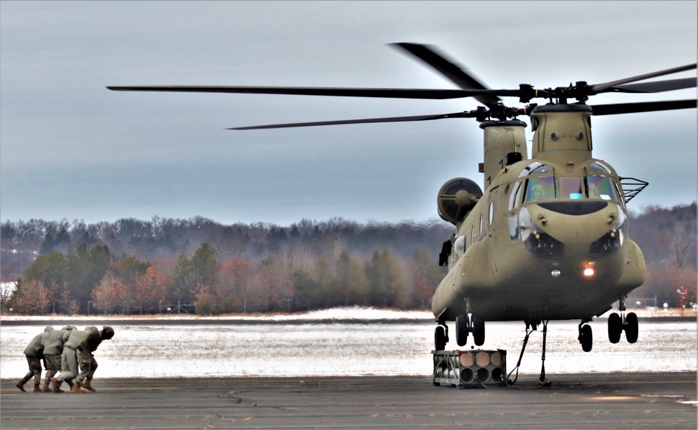 DVIDS - Images - CH-47 aircrew, 89B ASC students conduct sling-load training at Fort McCoy ...