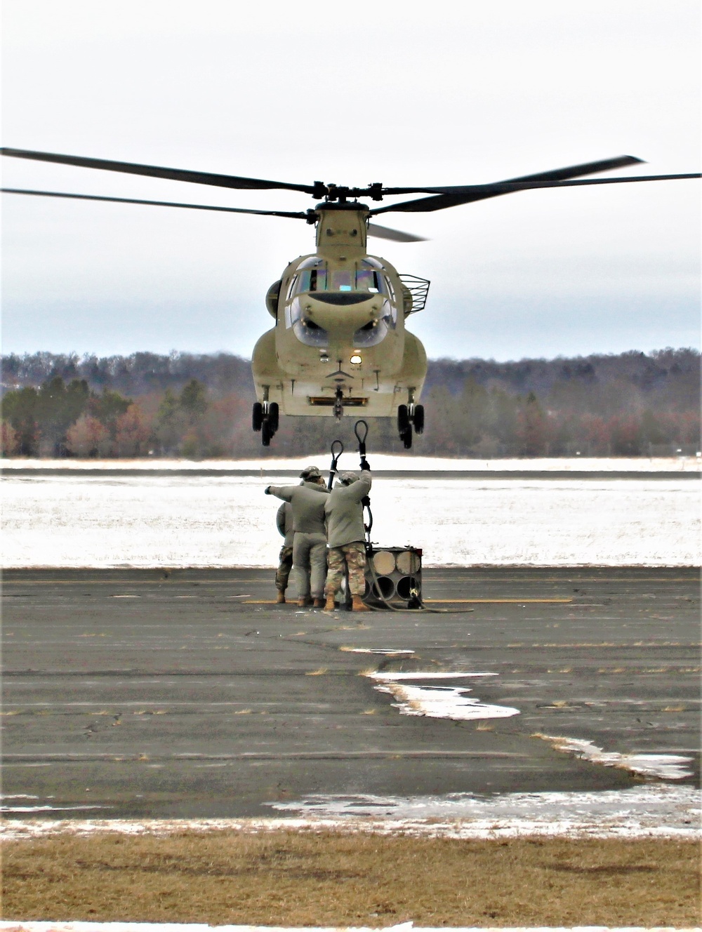 DVIDS - Images - CH-47 aircrew, 89B ASC students conduct sling-load training at Fort McCoy ...