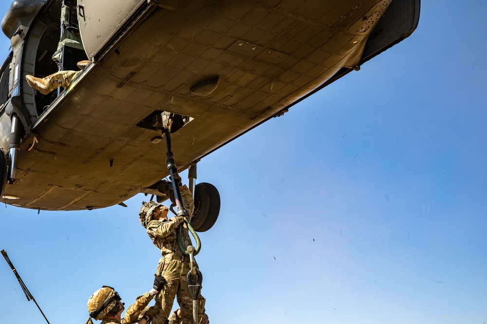 DVIDS - Images - Sling Load Training [Image 4 of 5]