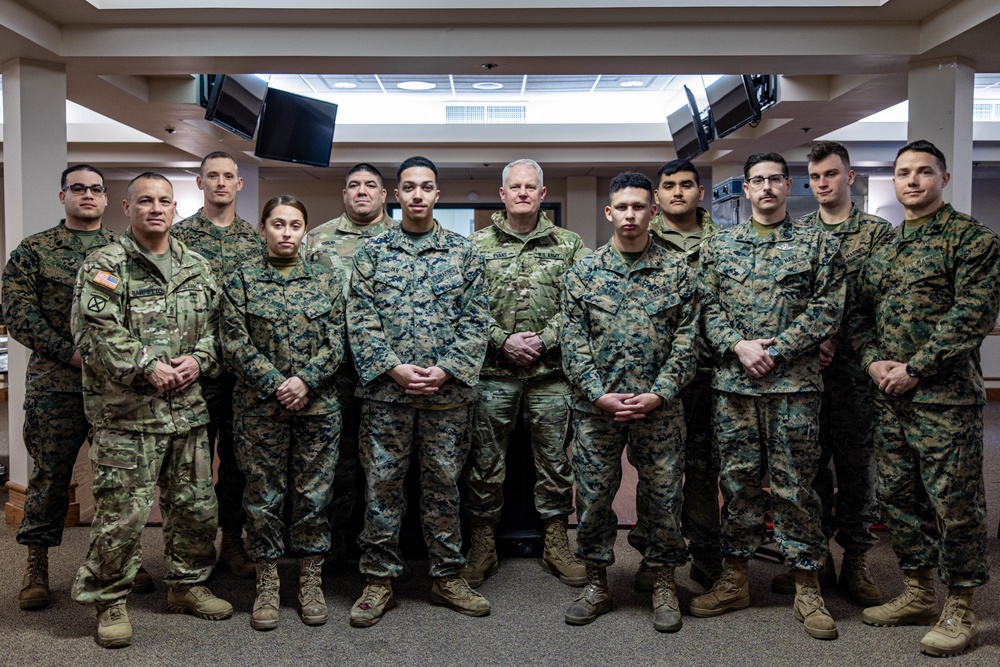 DVIDS - Images - U.S. Army North (Fifth Army) CG visits 2nd LSB Marines