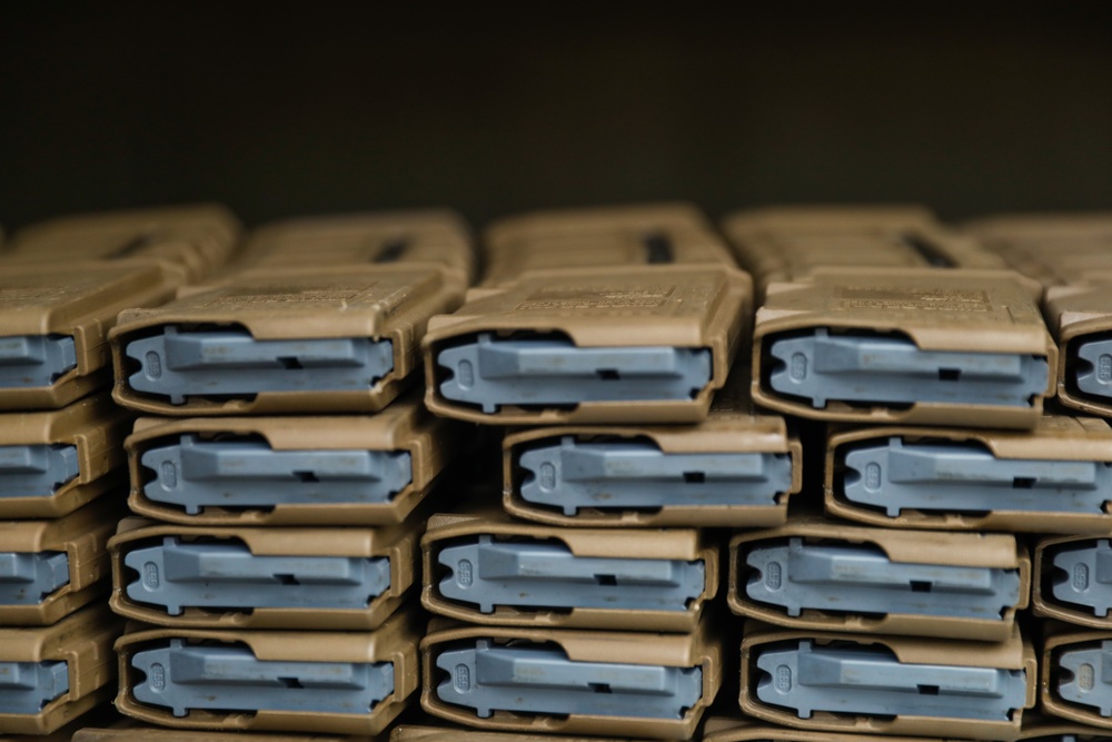 DVIDS - Images - 101 BSB Qualify on M4 Carbines and M249 Light Machine ...