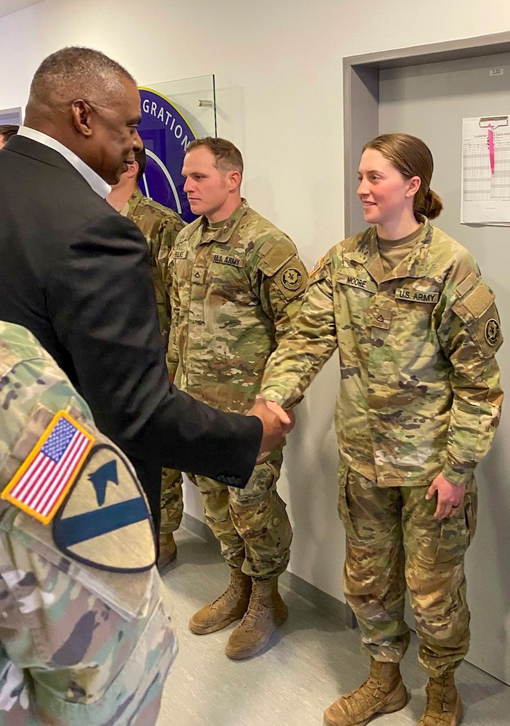 DVIDS - Images - U.S. Army V Corps with SECDEF [Image 10 of 20]