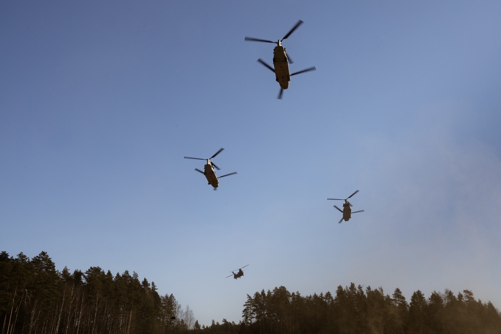 DVIDS - Images - Multinational air assault exercise [Image 9 of 11]