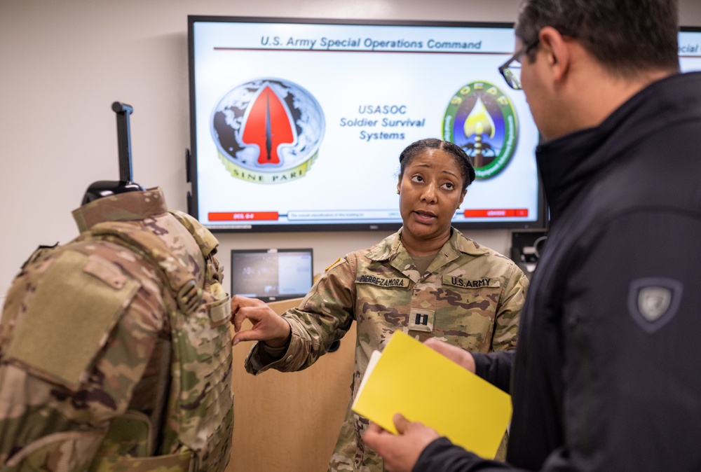 DVIDS - News - PD S&SI Helps Forge Relationship Between PEO Soldier and ...