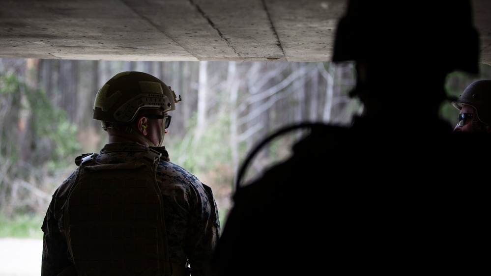DVIDS - Images - MCES Obstacle Breaching [Image 4 of 5]