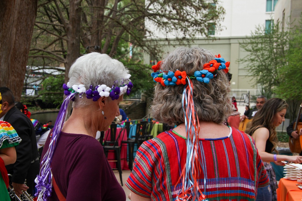 DVIDS - Images - Fiesta King's Council Reception 2022 [Image 8 of 13]