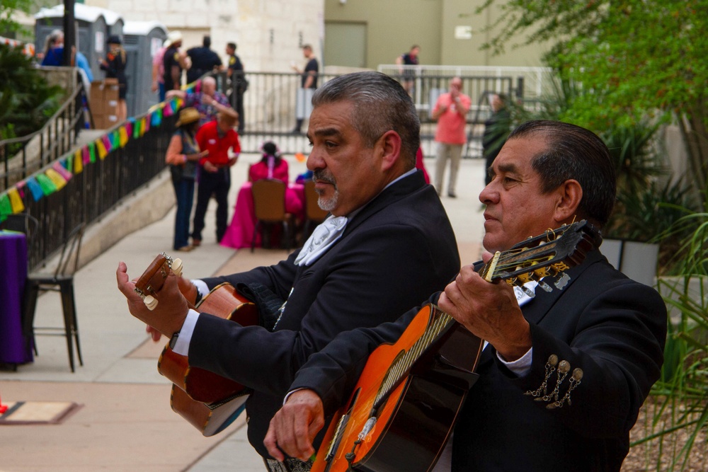 DVIDS - Images - Fiesta King's Council Reception 2022 [Image 10 of 13]