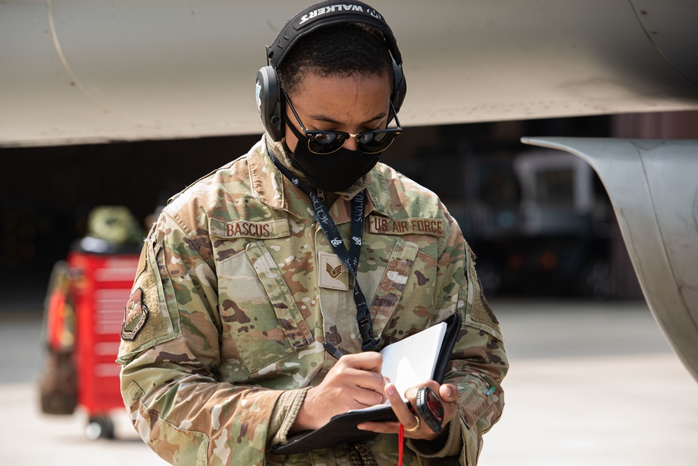 DVIDS - Images - 51 MXG hosts Weapons Load Crew of the 1st Quarter ...