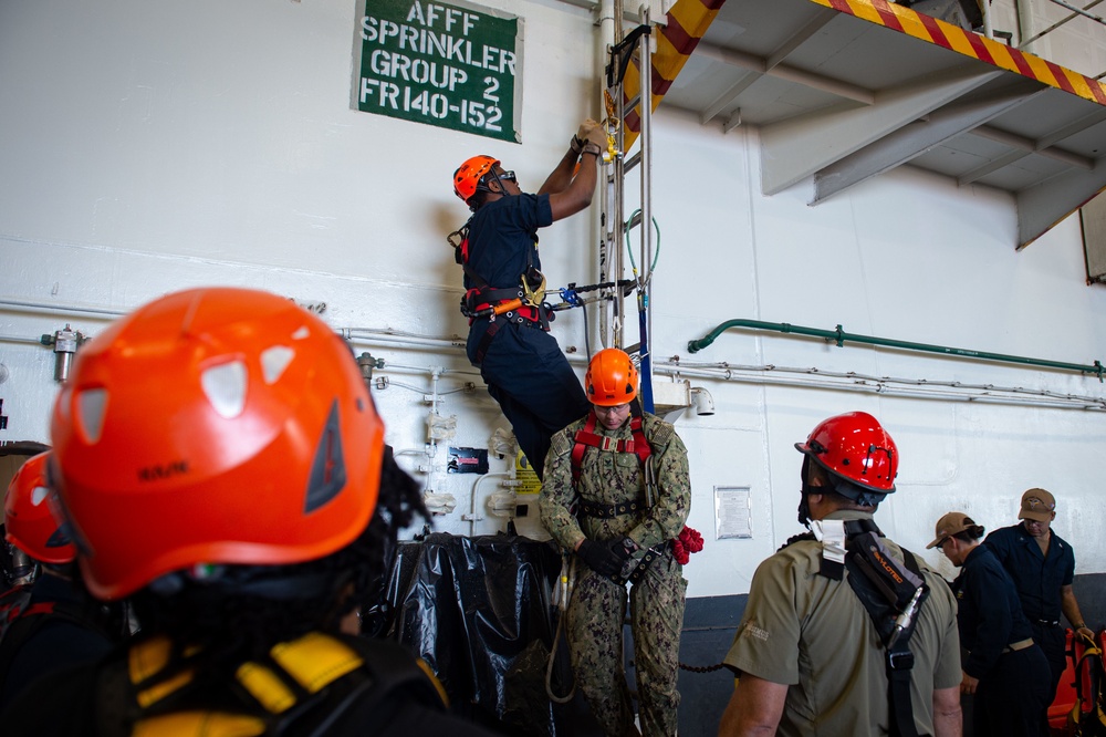 DVIDS - Images - USS Carl Vinson (CVN 70) Fall Protection Training ...