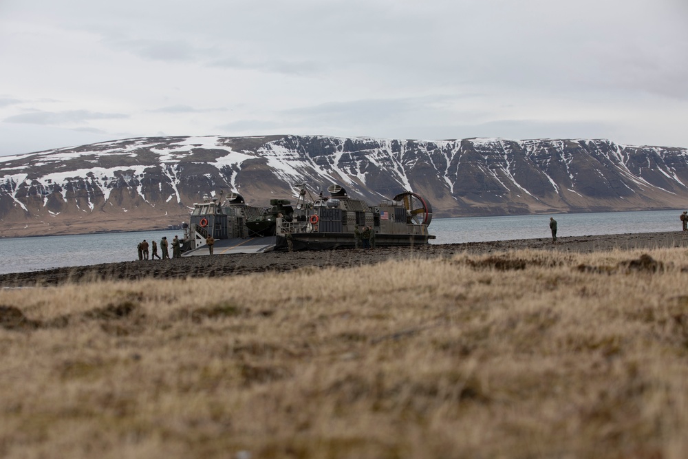 DVIDS - Images - NV22 LCAC Operations [Image 3 of 6]