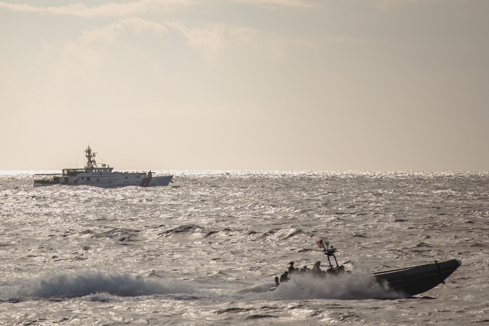 DVIDS - Images - USS Billings Conducts Counter Narcotics Ops with Coast ...