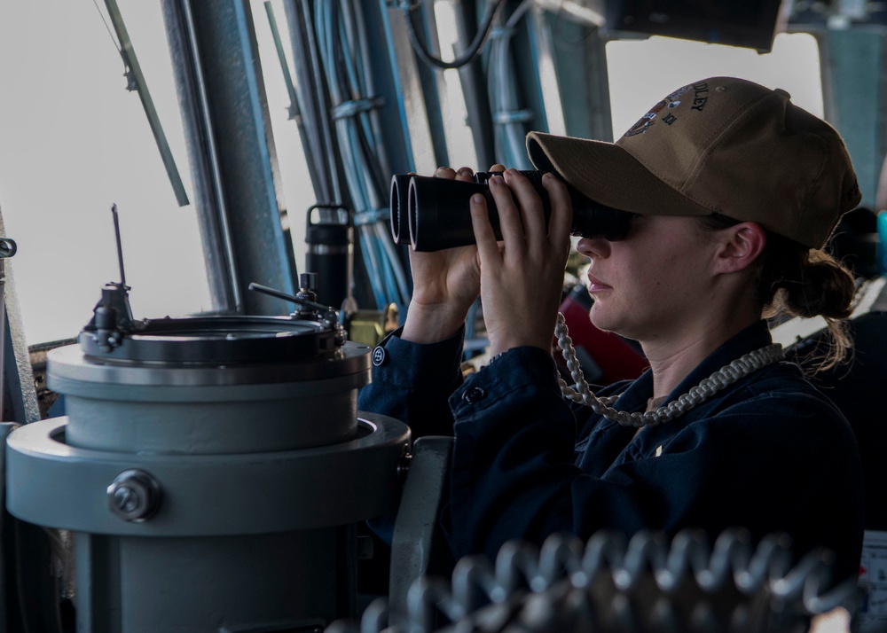 DVIDS - Images - Gridley Conducts a Strait Transit [Image 1 of 4]