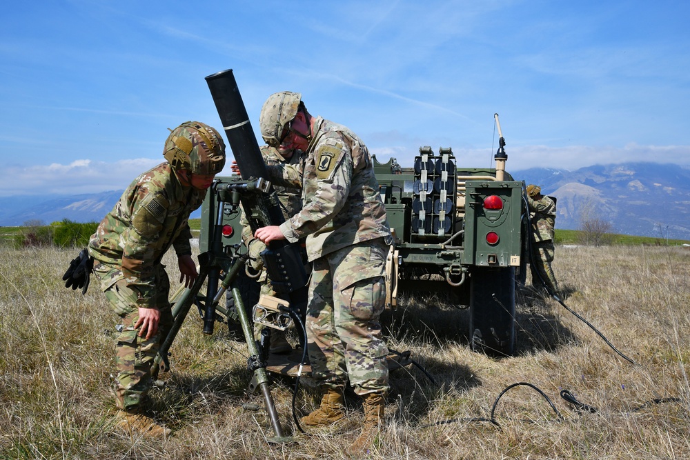 DVIDS - Images - Mortar Training [Image 2 of 10]