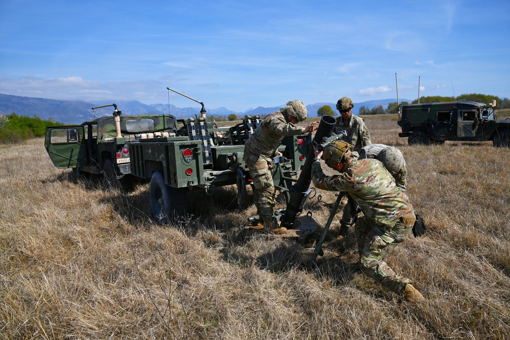DVIDS - Images - Mortar Training [Image 4 of 10]