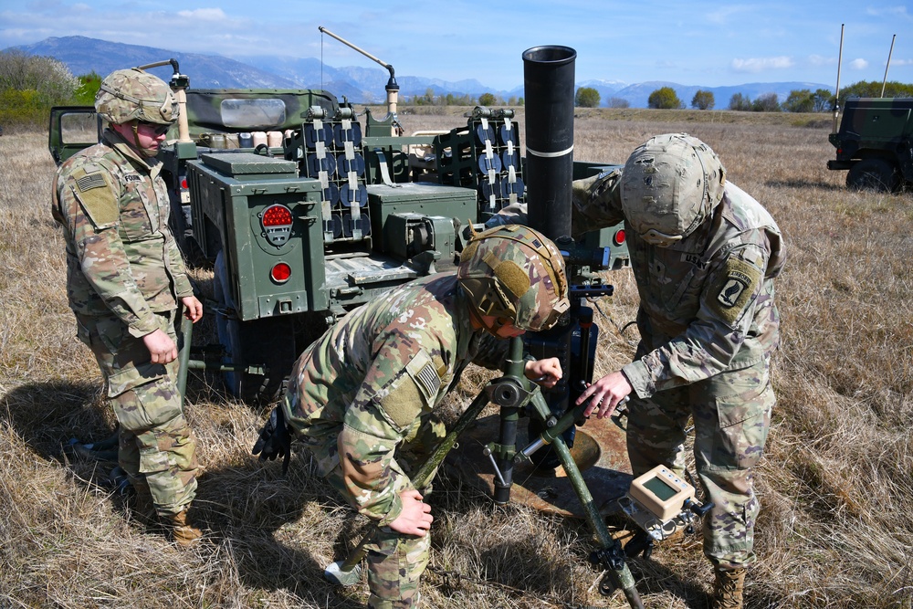 DVIDS - Images - Mortar Training [Image 5 of 10]