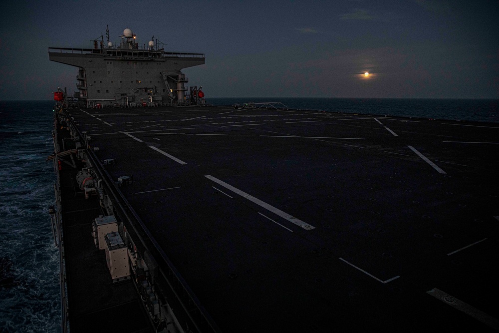 DVIDS - Images - USS Hershel "Woody" Williams (ESB 4) Transits the ...