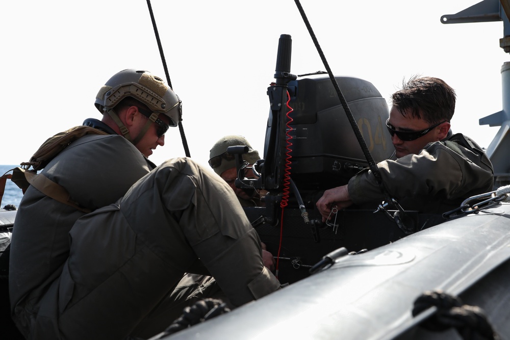 DVIDS - Images - U.S. Marines conduct small boat operations from USS ...