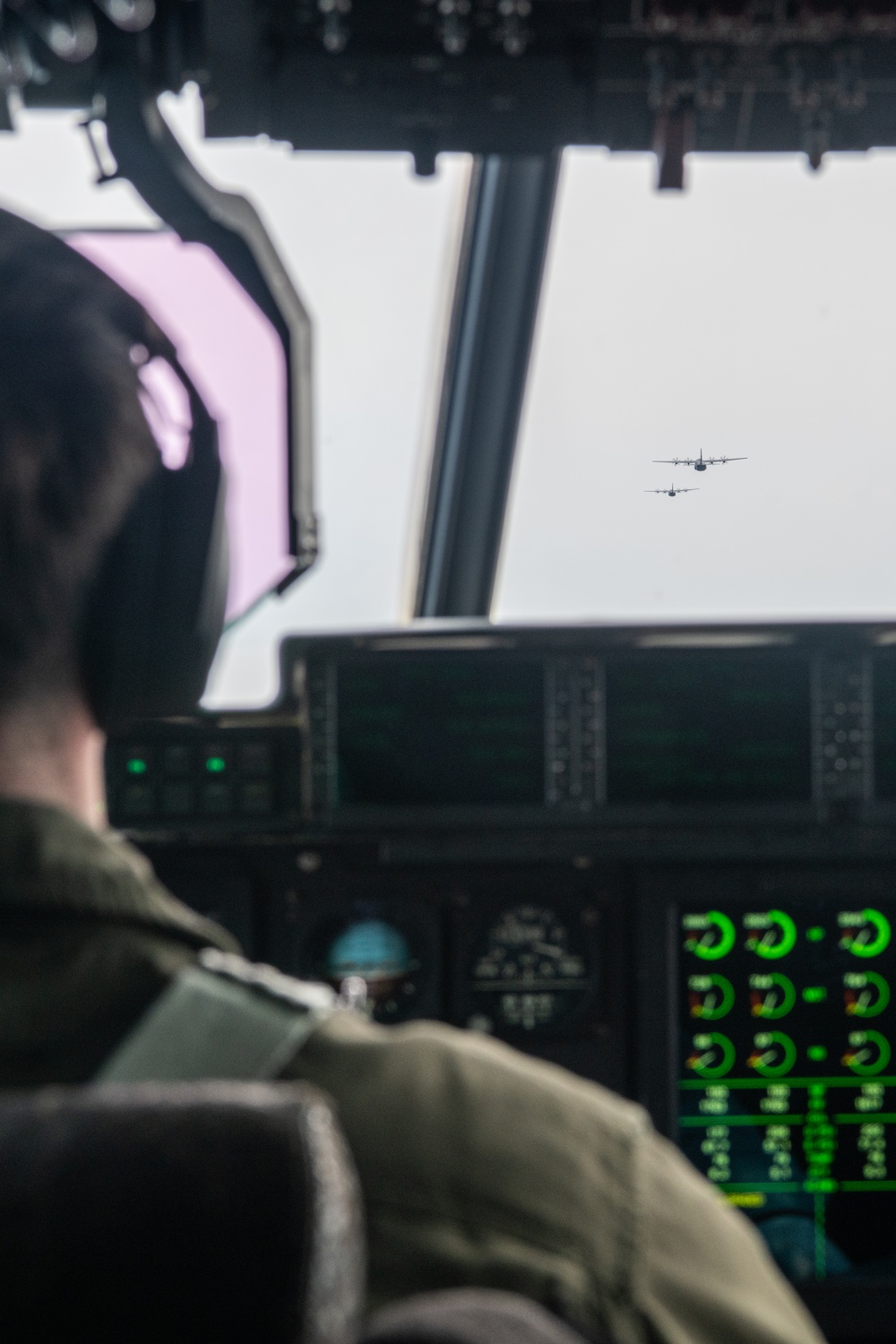 DVIDS - Images - VMGR–152 Conducts CDS Airdrop Training [Image 7 of 14]