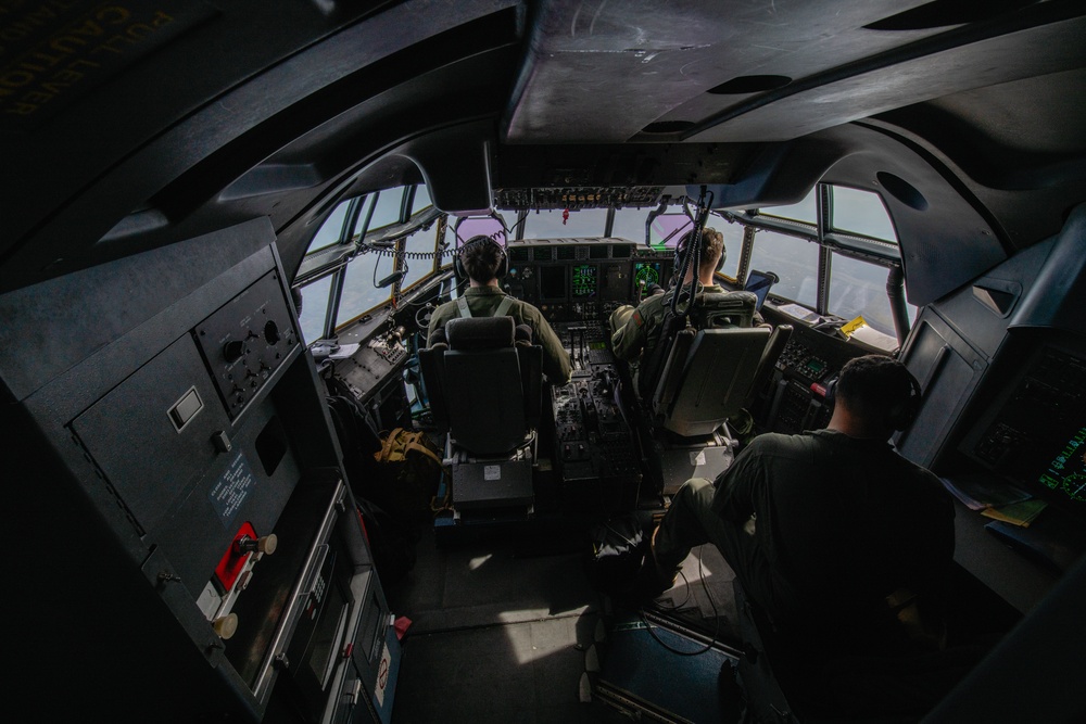 DVIDS - Images - VMGR–152 Conducts CDS Airdrop Training [Image 13 of 14]