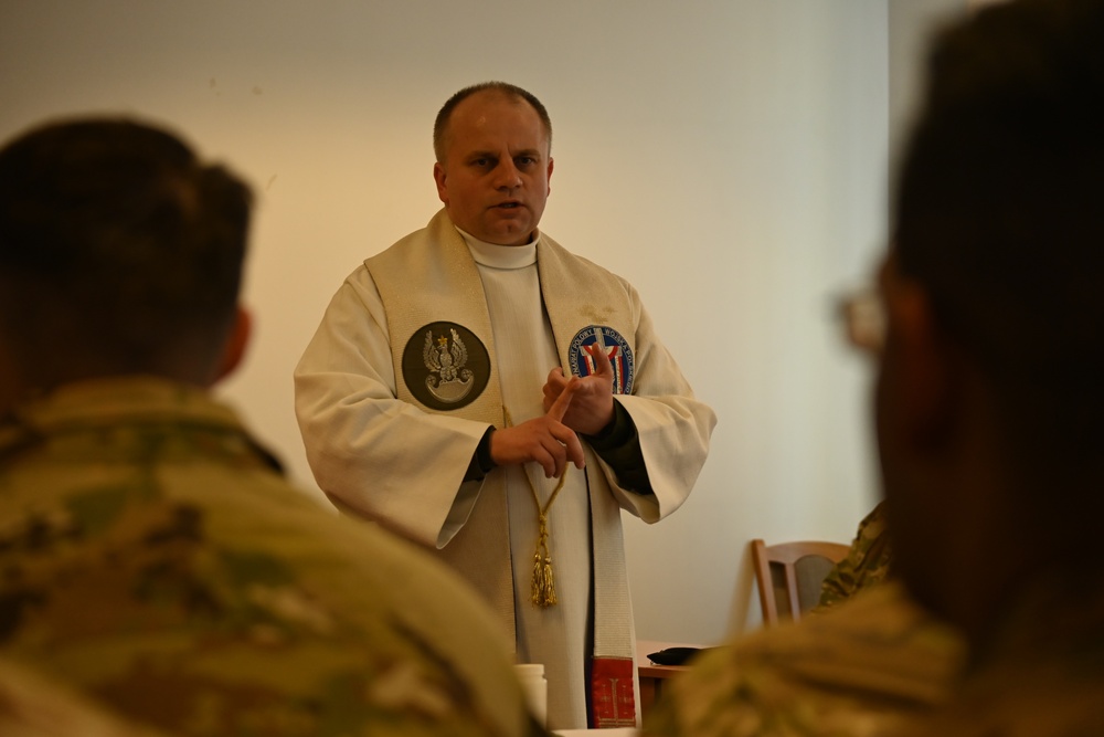DVIDS - Images - Polish Army Chaplain leads U.S Army Soldiers in Easter ...