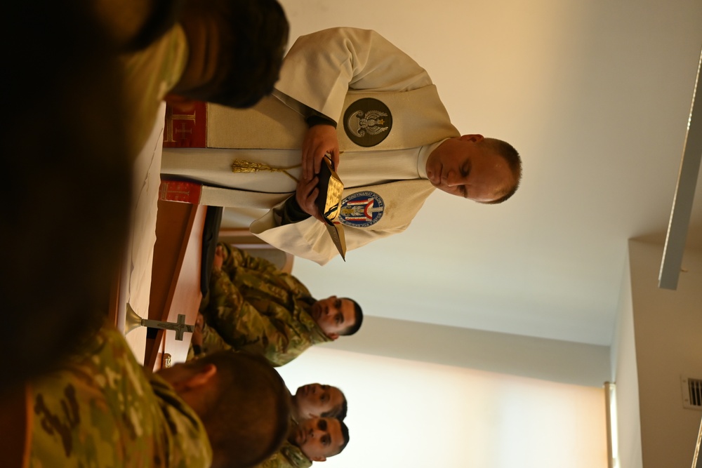 DVIDS - Images - Polish Army Chaplain leads U.S Army Soldiers in Easter ...