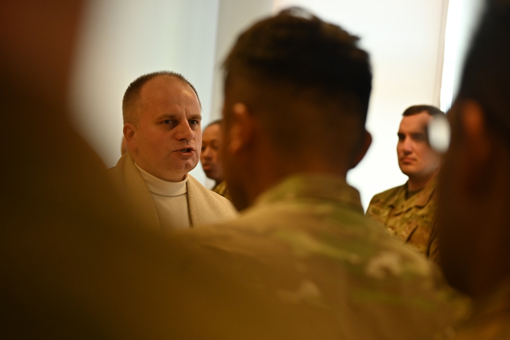 DVIDS - Images - Polish Army Chaplain leads U.S Army Soldiers in Easter ...
