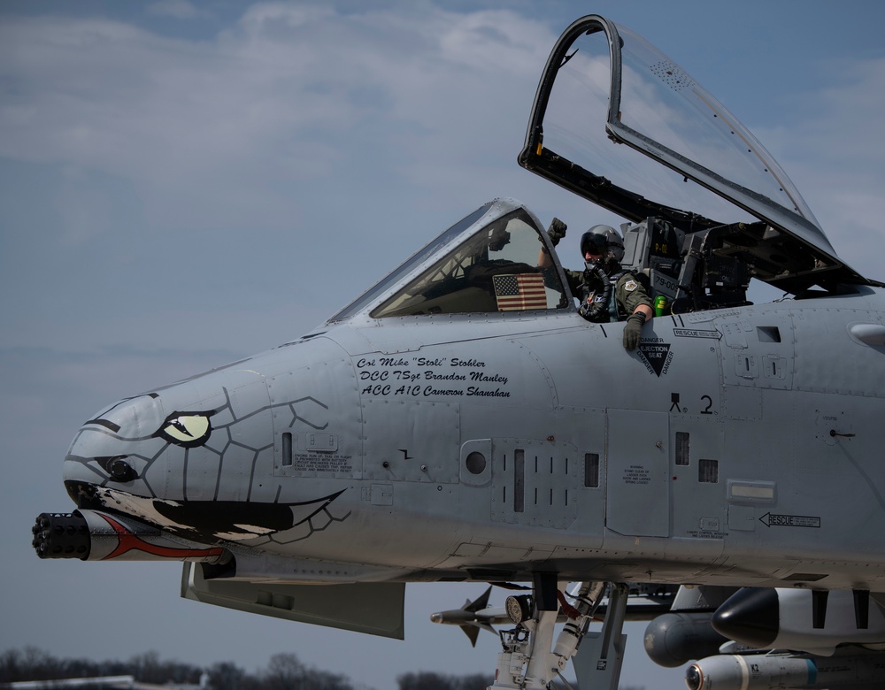 DVIDS - Images - 122nd Fighter Wing commander flies last military ...