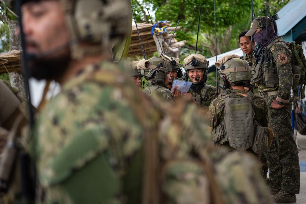 DVIDS - Images - Balikatan 22: Building friendships, strengthening ...