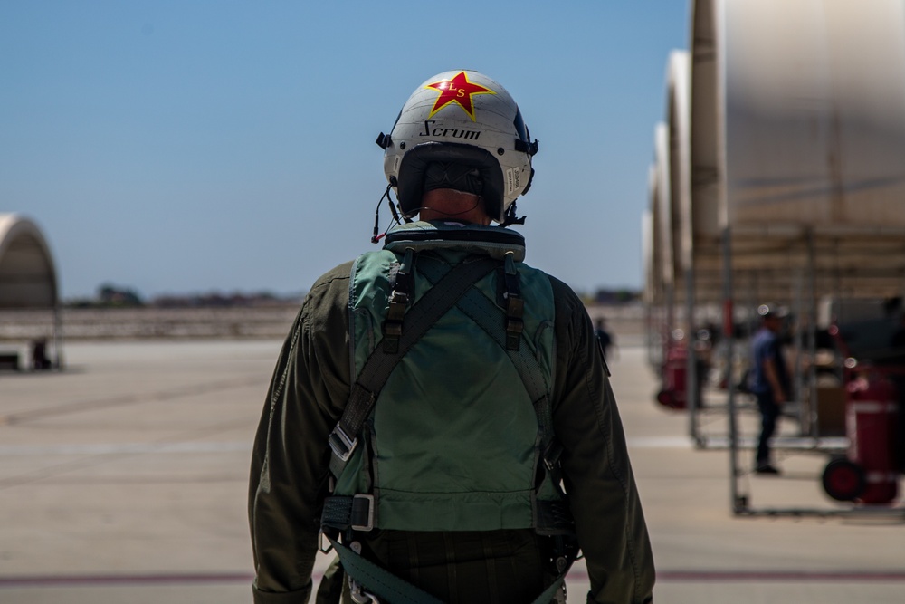DVIDS - Images - Final Flight [Image 2 of 6]