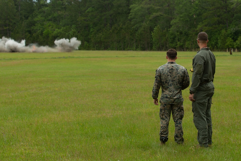 DVIDS - Images - MCAS Beaufort EOD Demo [Image 2 of 6]