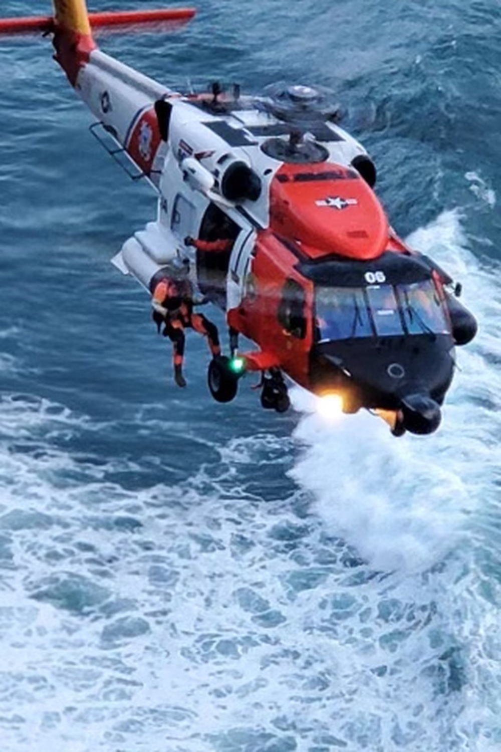 Dvids Images Coast Guard Rescues 2 Stranded Hikers From Coastal
