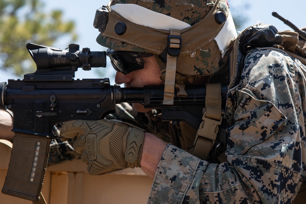 DVIDS - Images - 8th Comm MOUTFEX Day Two [Image 6 of 6]