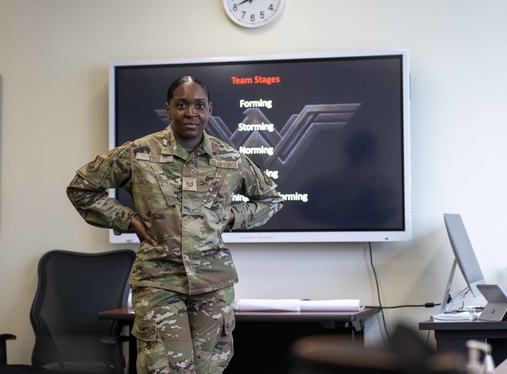 DVIDS - Images - TSgt Imelda Edge Supervisor of the Month [Image 6 of 9]