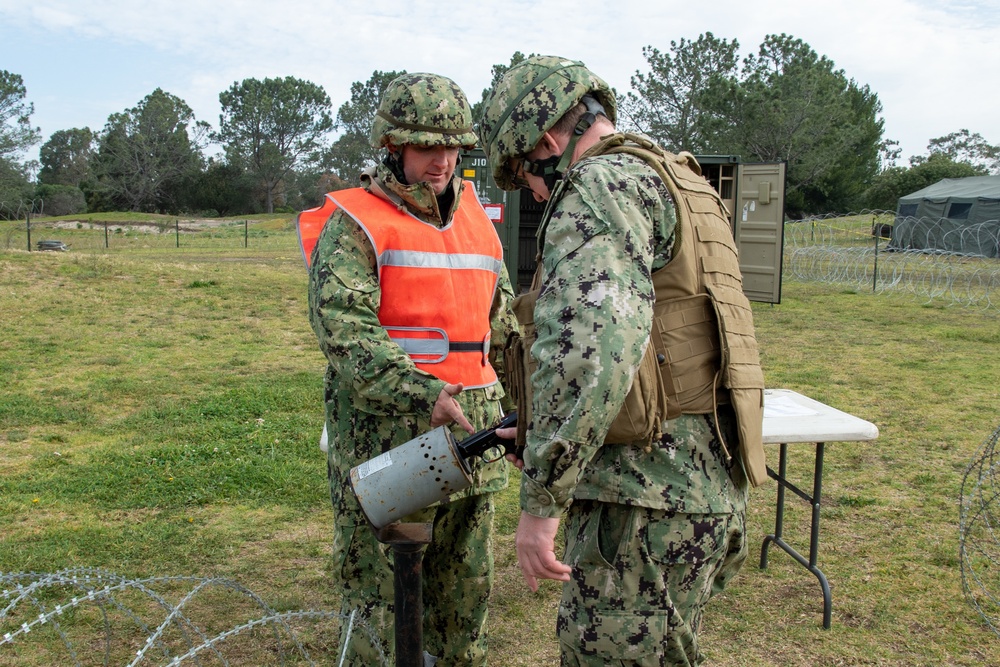 DVIDS - Images - US Navy Seabees with NMCB-5 train during Command Post ...