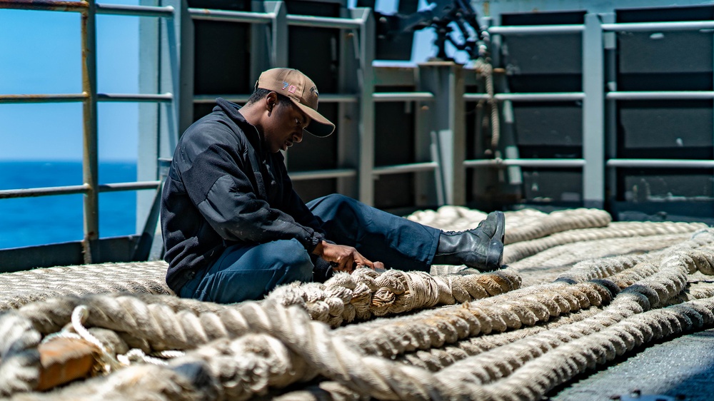 DVIDS - Images - USS Carl Vinson (CVN70) Sailors Restore Frayed Mooring ...