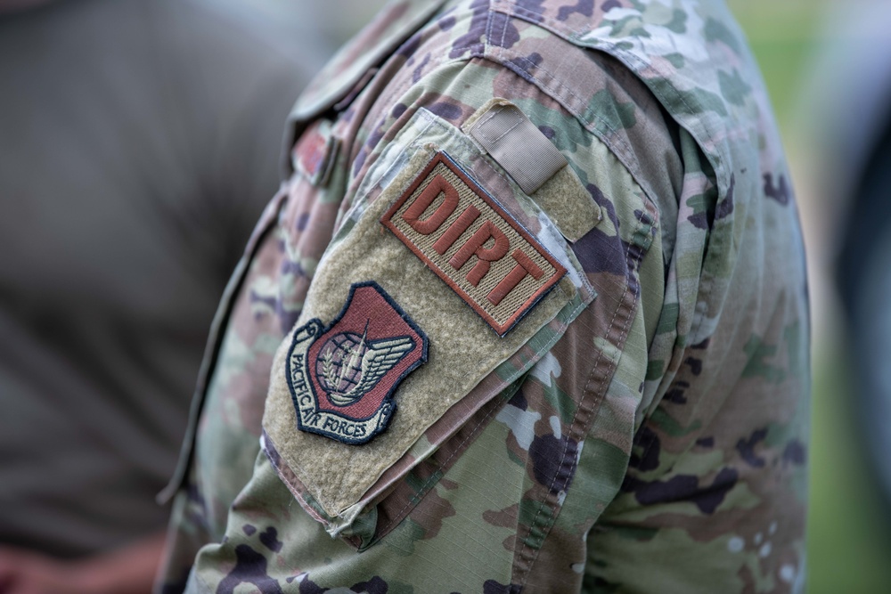 DVIDS - Images - 18th CES, MWSS-172 keep Futenma on track [Image 5 of 7]