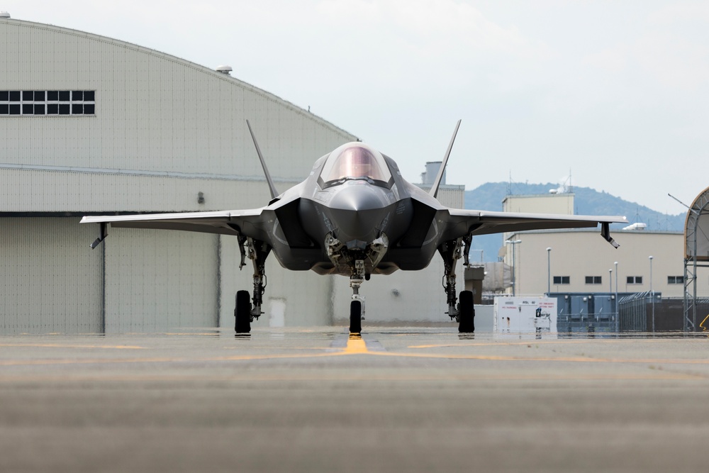 DVIDS - Images - VMFA-121 Flight Ops [Image 1 of 8]
