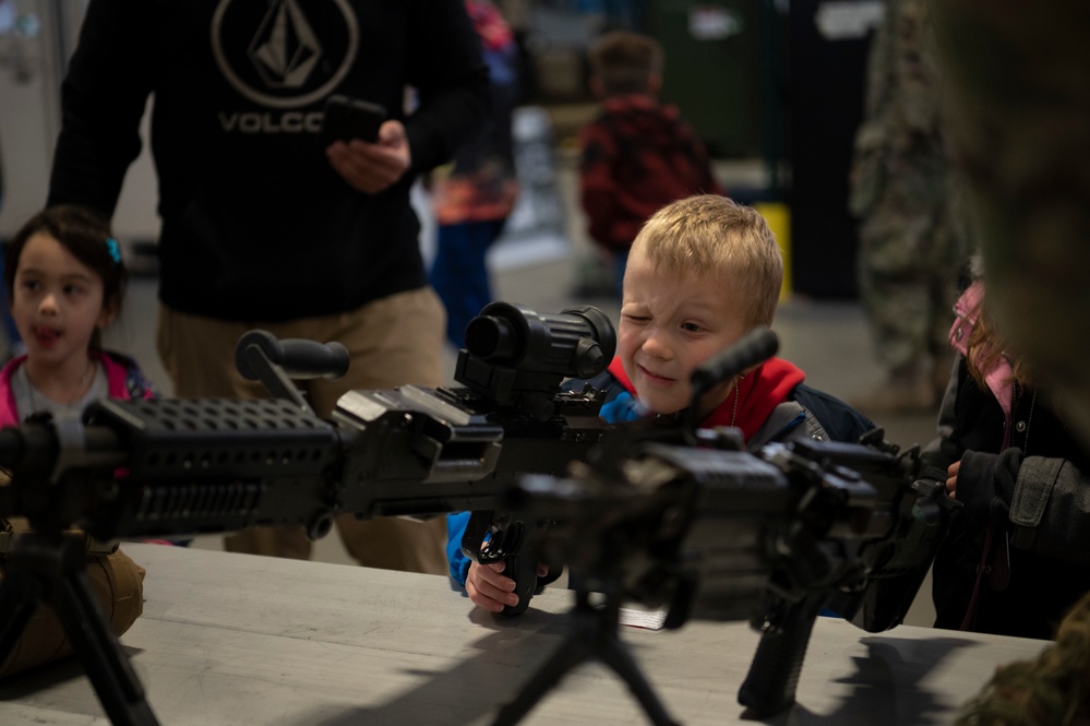 DVIDS - Images - Devil Raiders celebrate Month of the Military Child ...