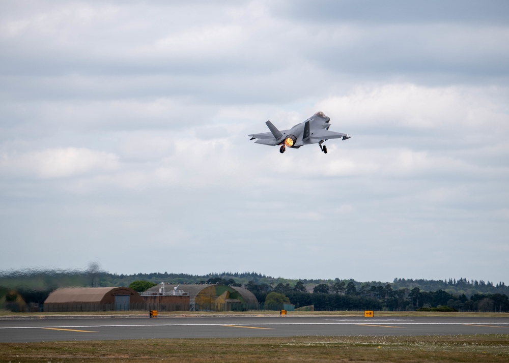 DVIDS - Images - Norwegian joint flight operations [Image 5 of 6]