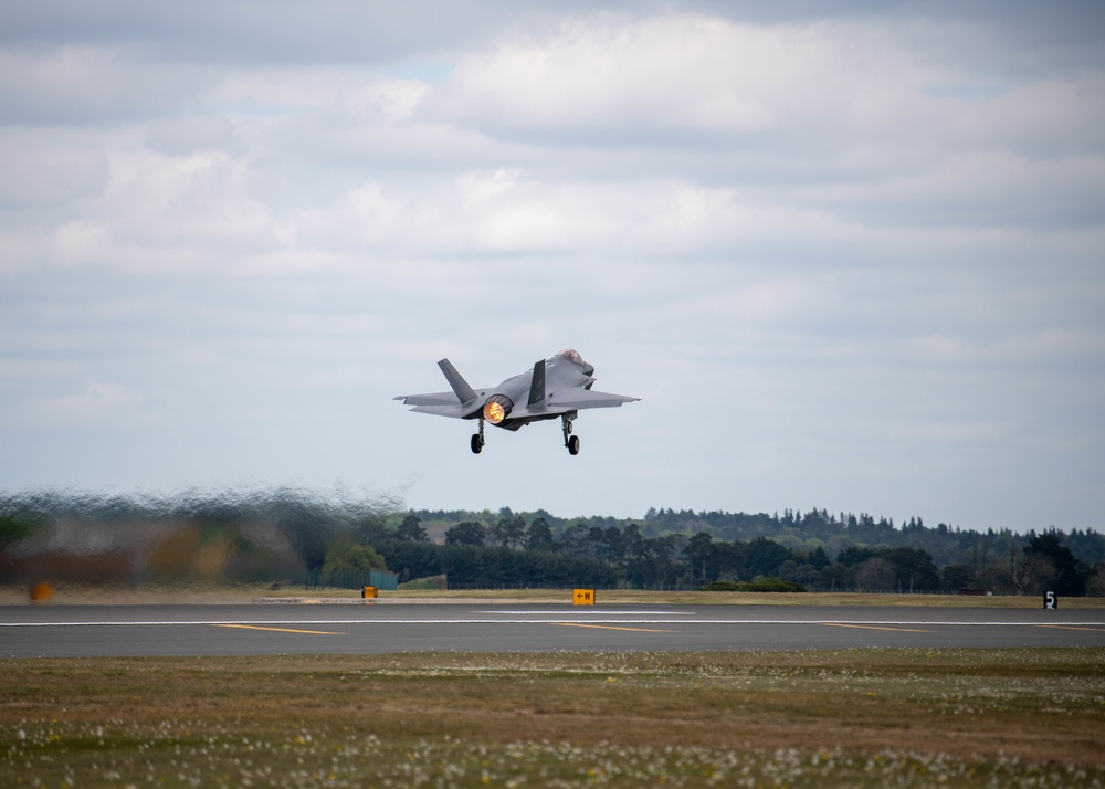 DVIDS - Images - Norwegian joint flight operations [Image 6 of 6]