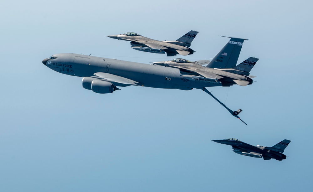 DVIDS - Images - Sentry Savannah air refueling [Image 8 of 18]