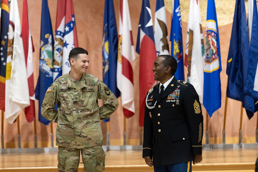 DVIDS - Images - Army Surgeon General visits WRAIR [Image 6 of 8]