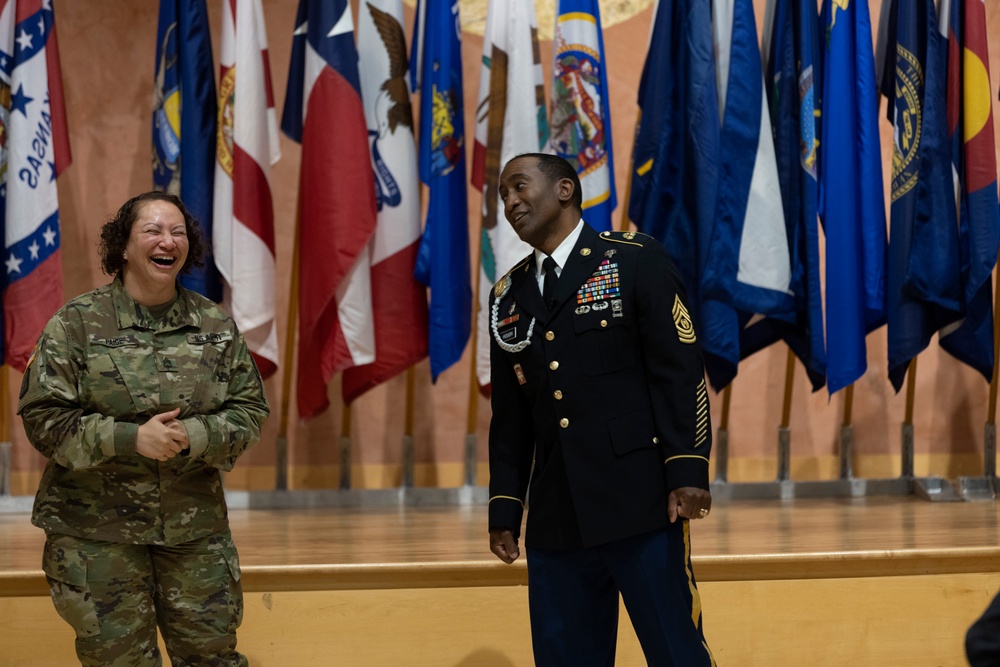 DVIDS - Images - Army Surgeon General visits WRAIR [Image 8 of 8]