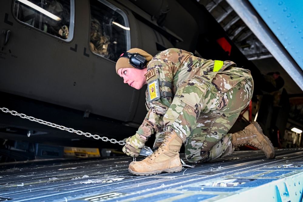 DVIDS - Images - 305th AMW supports 150th AHB Blackhawk Upload [Image 4 ...