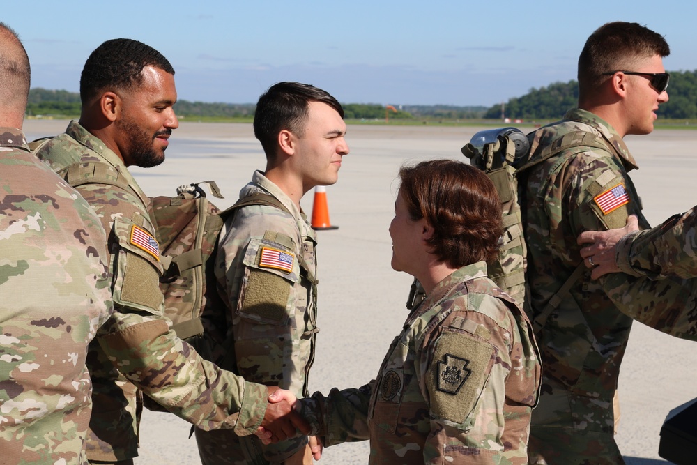 DVIDS - Images - Homecoming [Image 17 of 24]